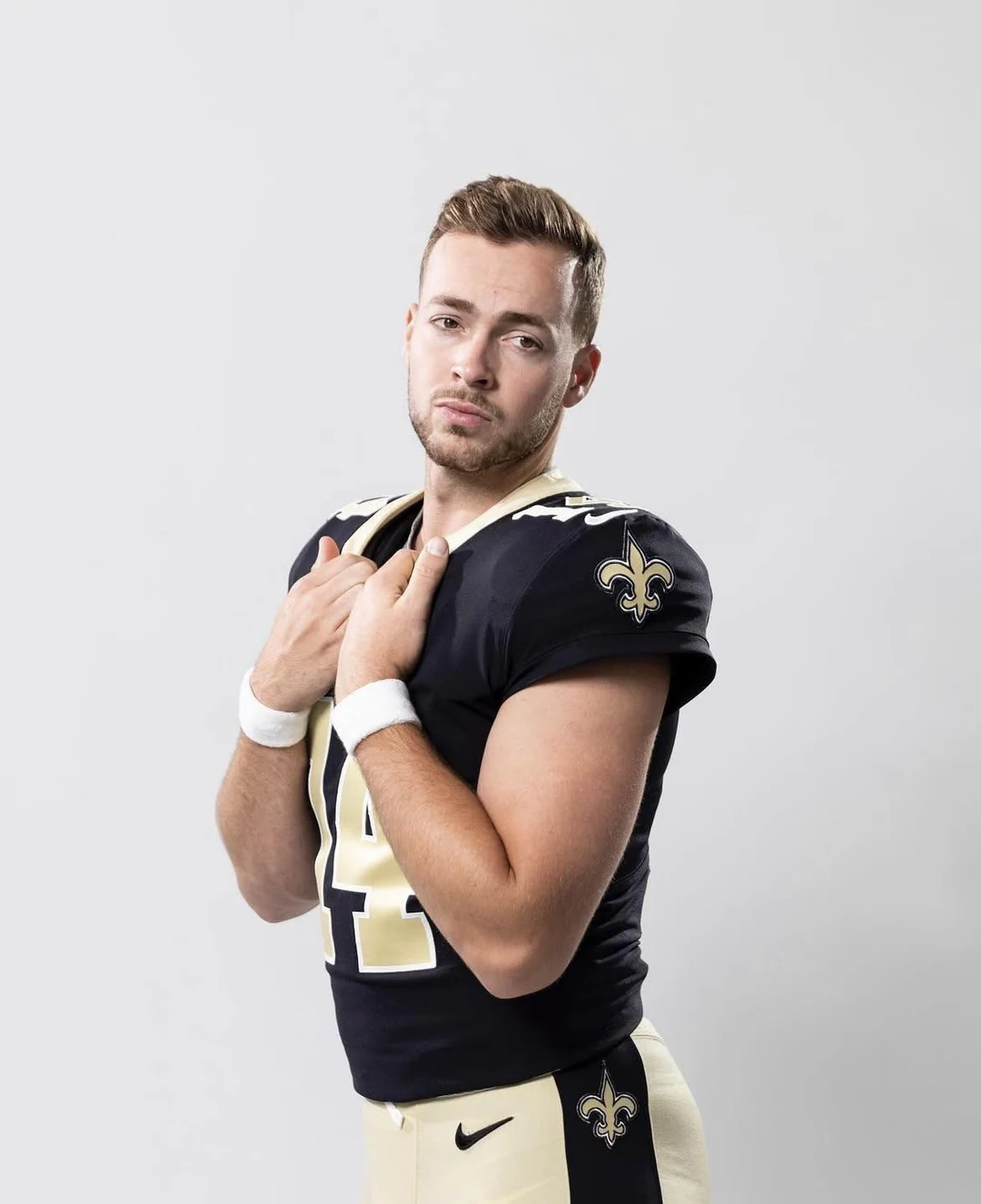 Did Billie Strike the Jake Haener Pose? | Scrolller