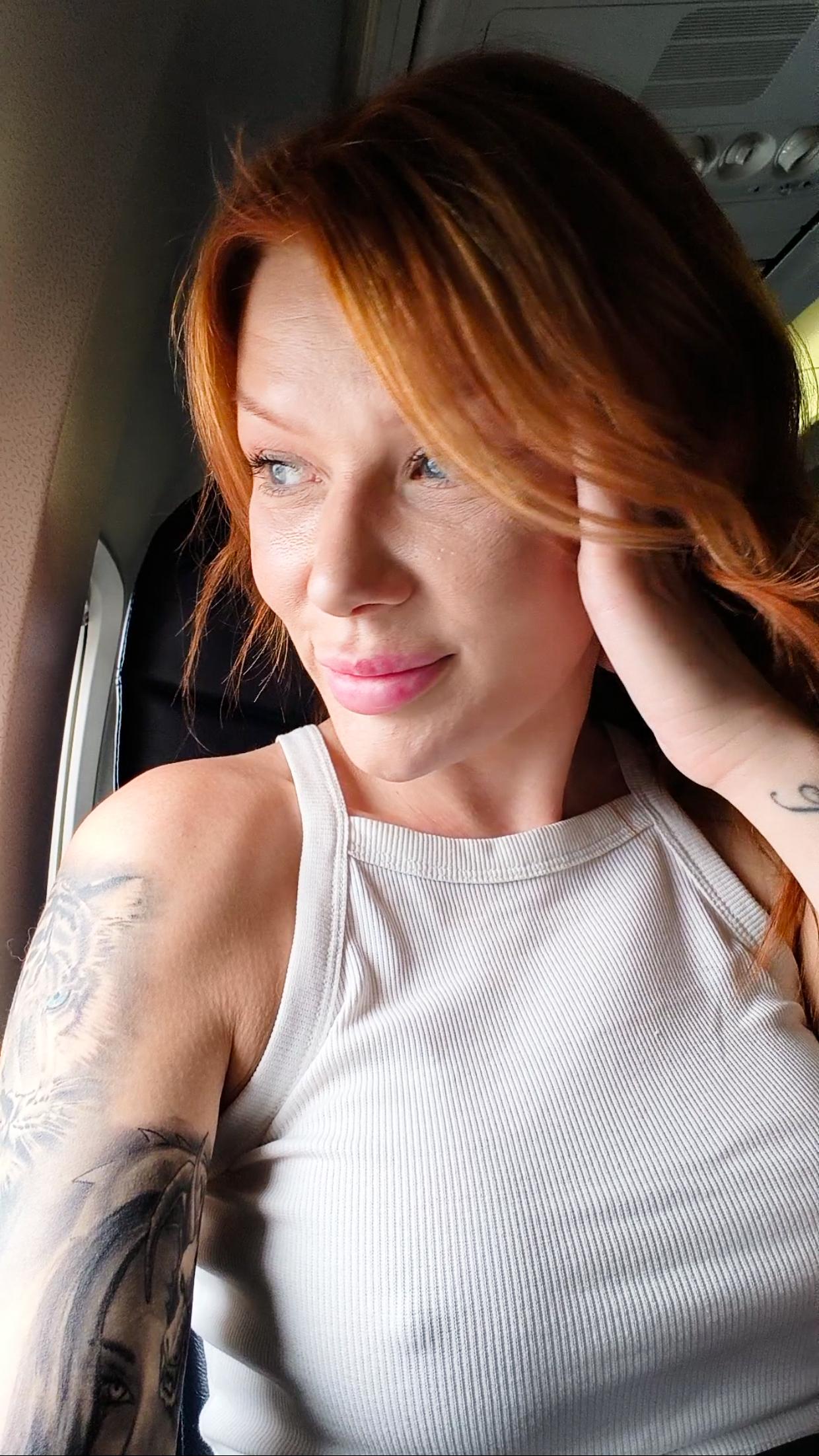 Braless on an airplane | Scrolller