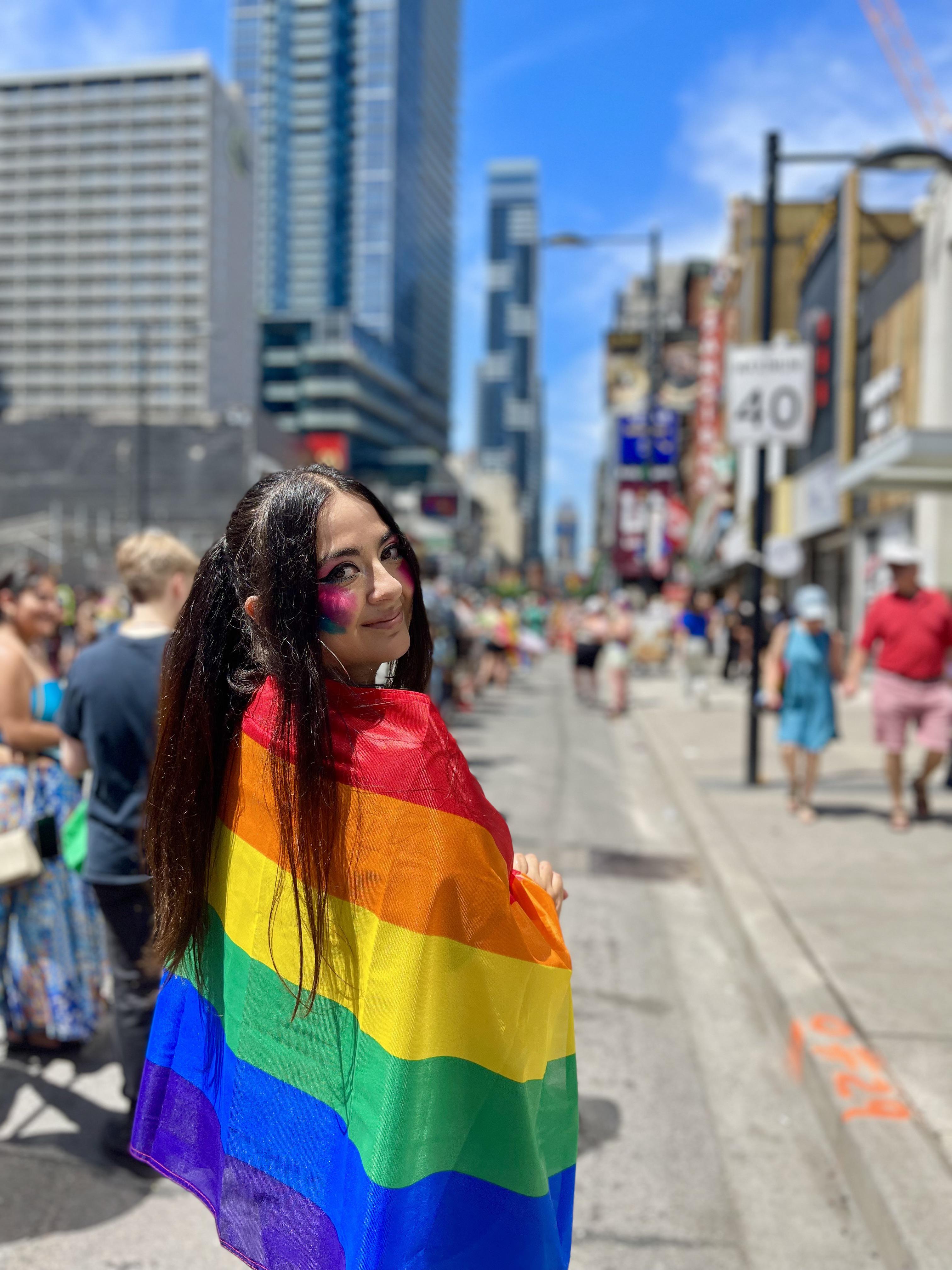 Bi-shadow facepaint @ Toronto Pride 💗💜💙 | Scrolller