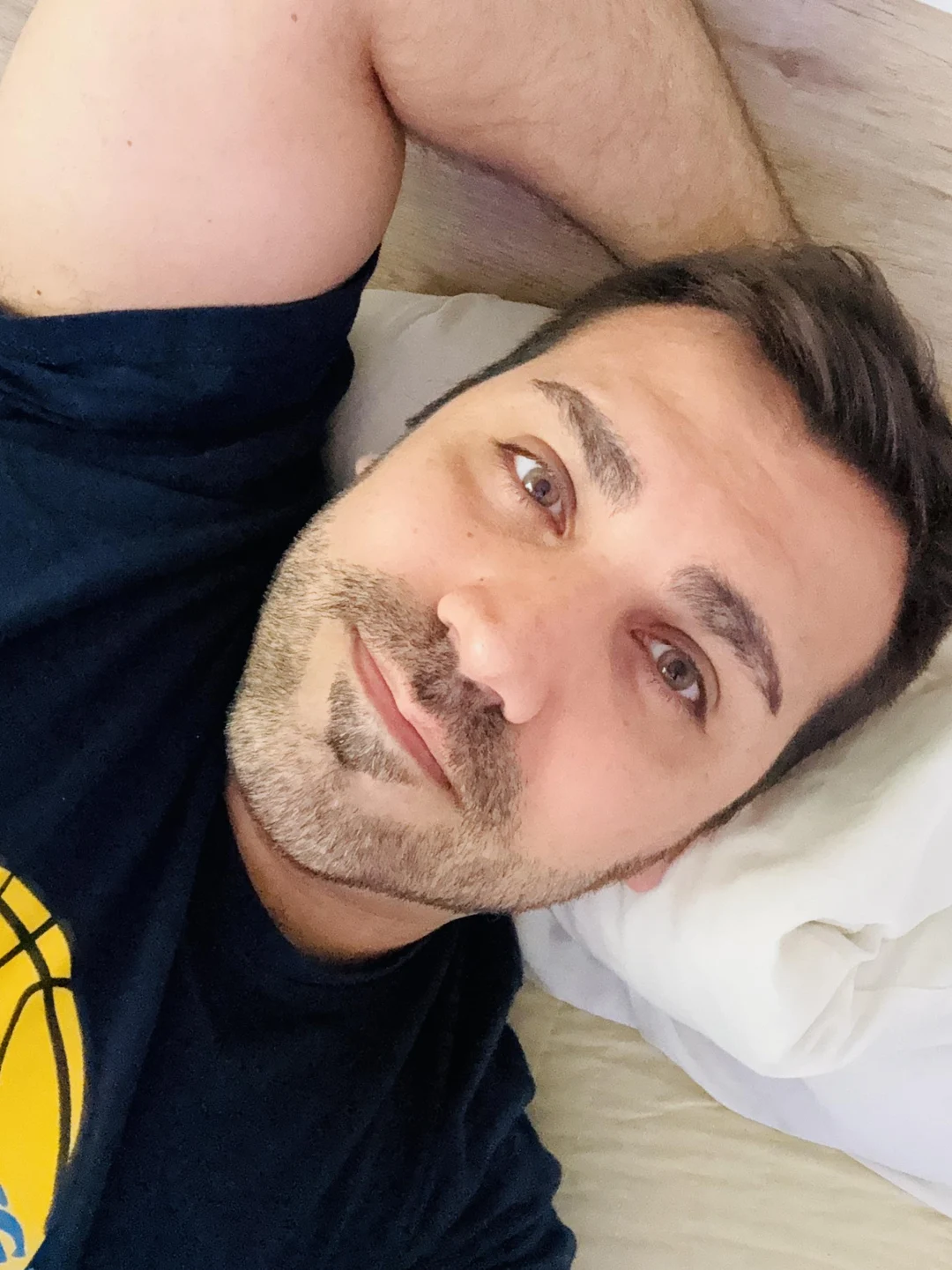 Hey bros! | Scrolller