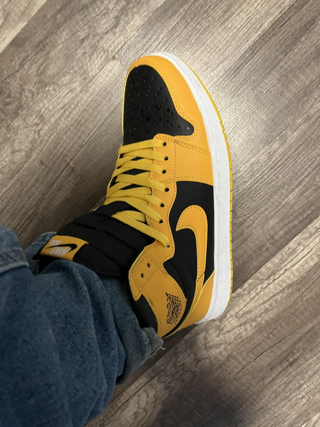 What’s today’s choice? Let’s see those kicks! | Scrolller