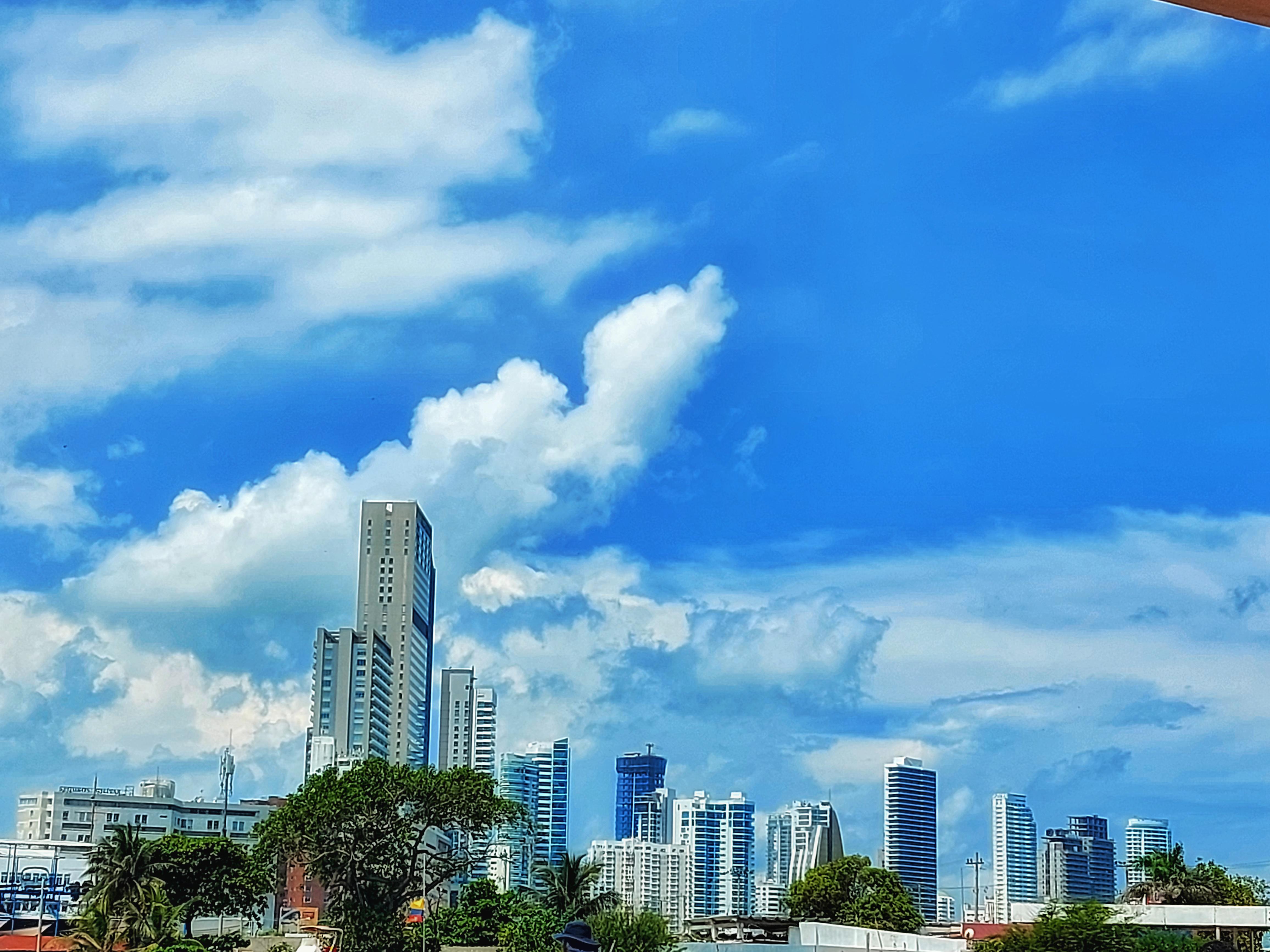 Beautiful sky in Cartagena, Colombia | Scrolller