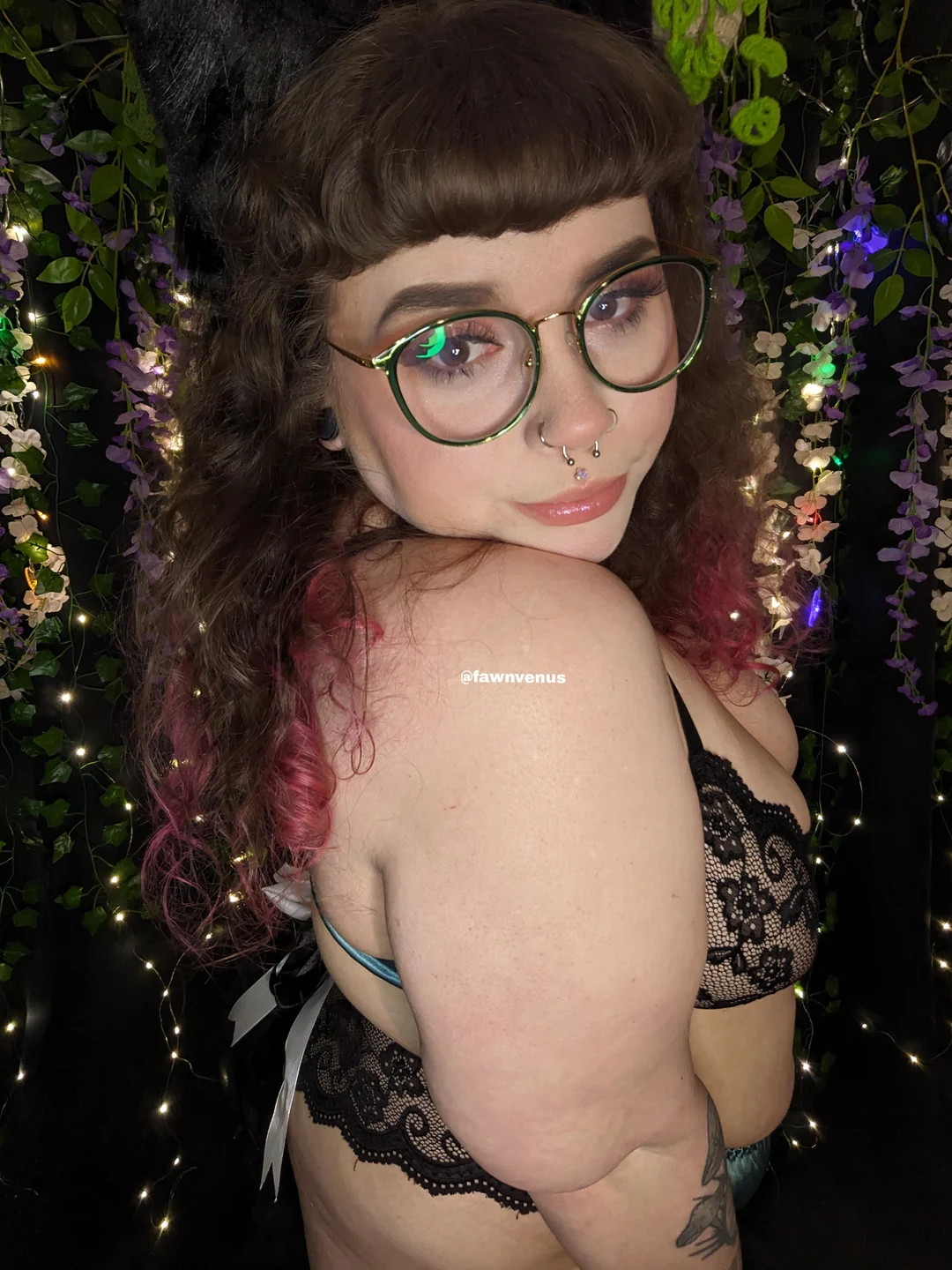 Let me be the crazy friend that randomly sends you nudes | Scrolller