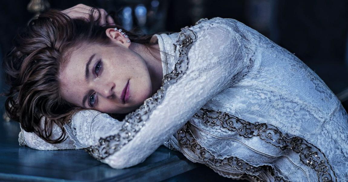 Rose Leslie | Scrolller