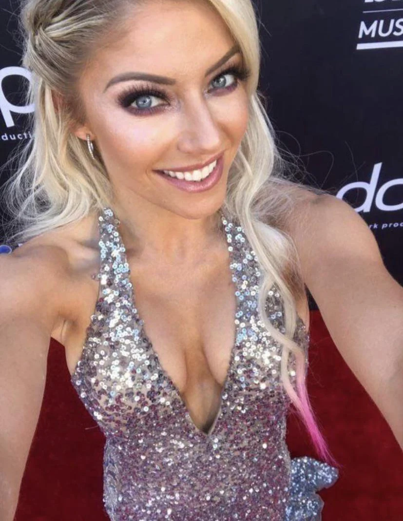 Alexa Bliss cleavage | Scrolller