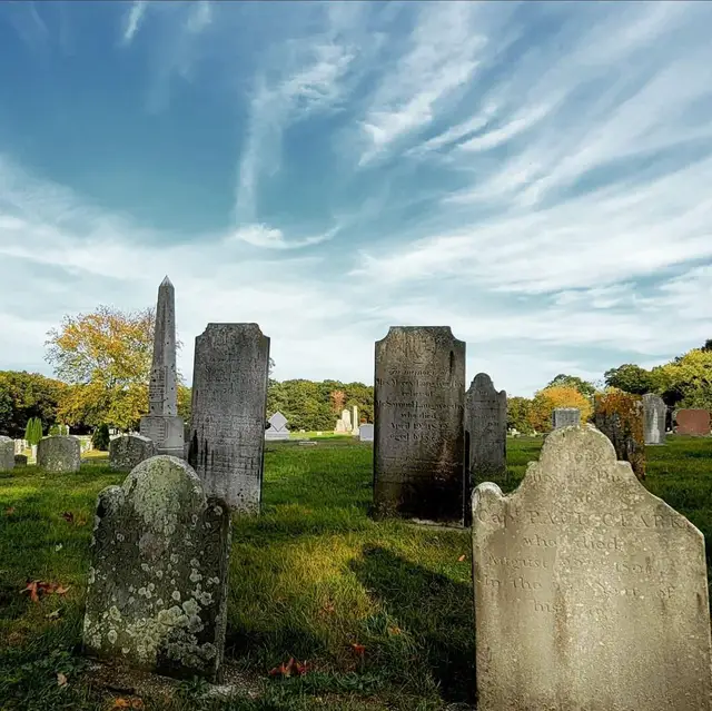 Hopkinton Cemetery | Scrolller