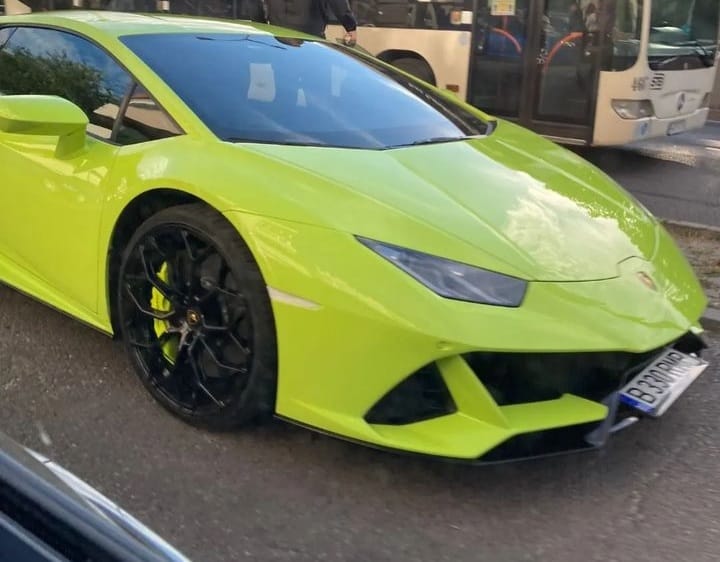 [lamborghini huracan] | Scrolller