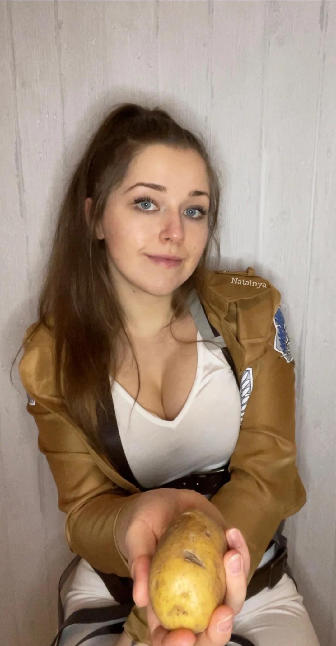 Sasha Braus offers you a potato 🥔 | Scrolller