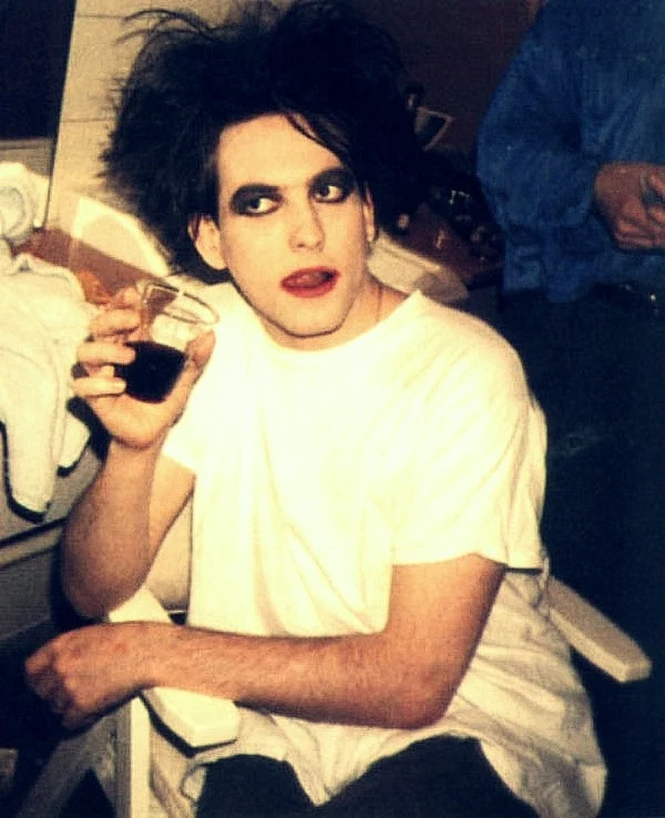 Robert Smith (The Cure) 1980's | Scrolller