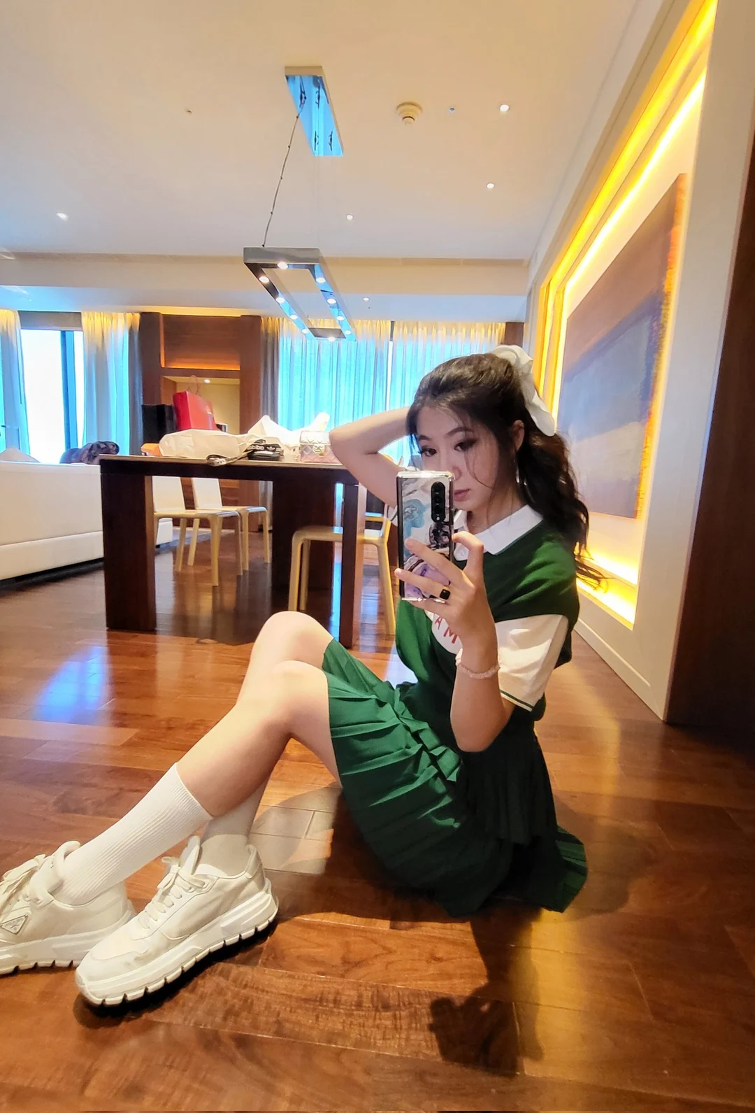 Leslie 💚 | Scrolller