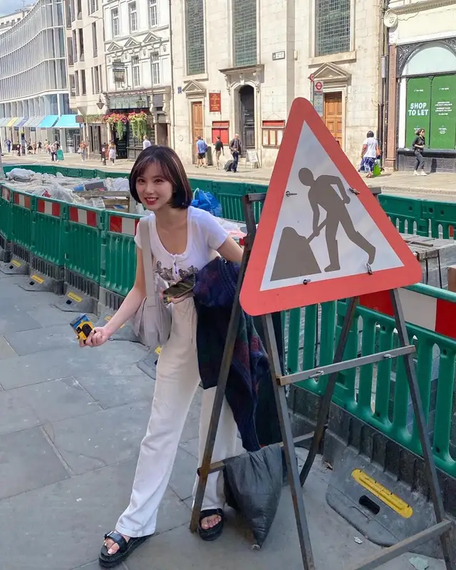 VIVIZ - Eunha | Scrolller