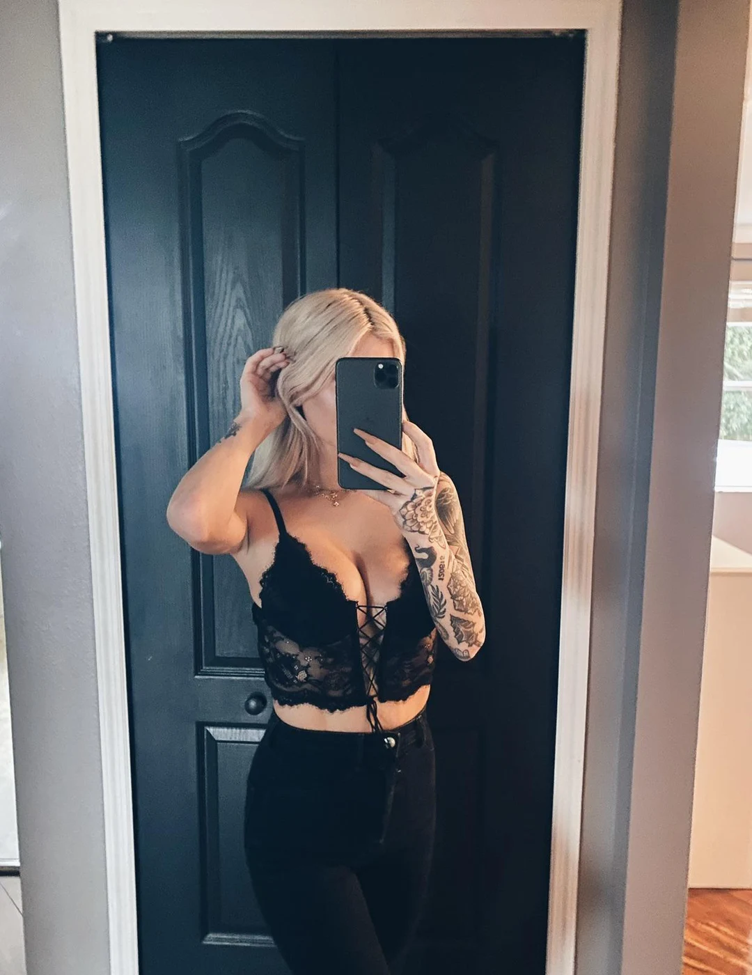 Lacey crop?! | Scrolller