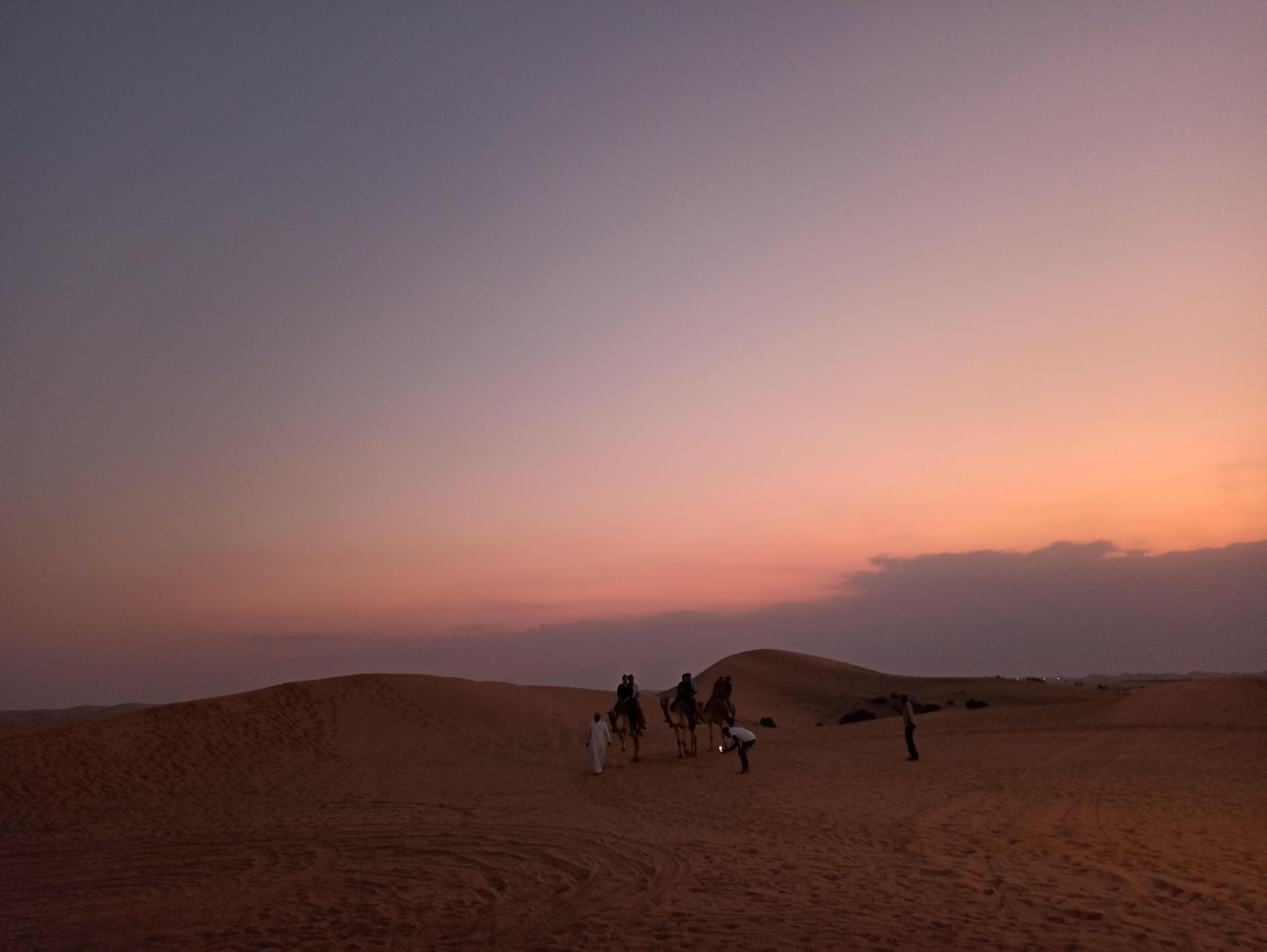 Desert's sky IV | Scrolller