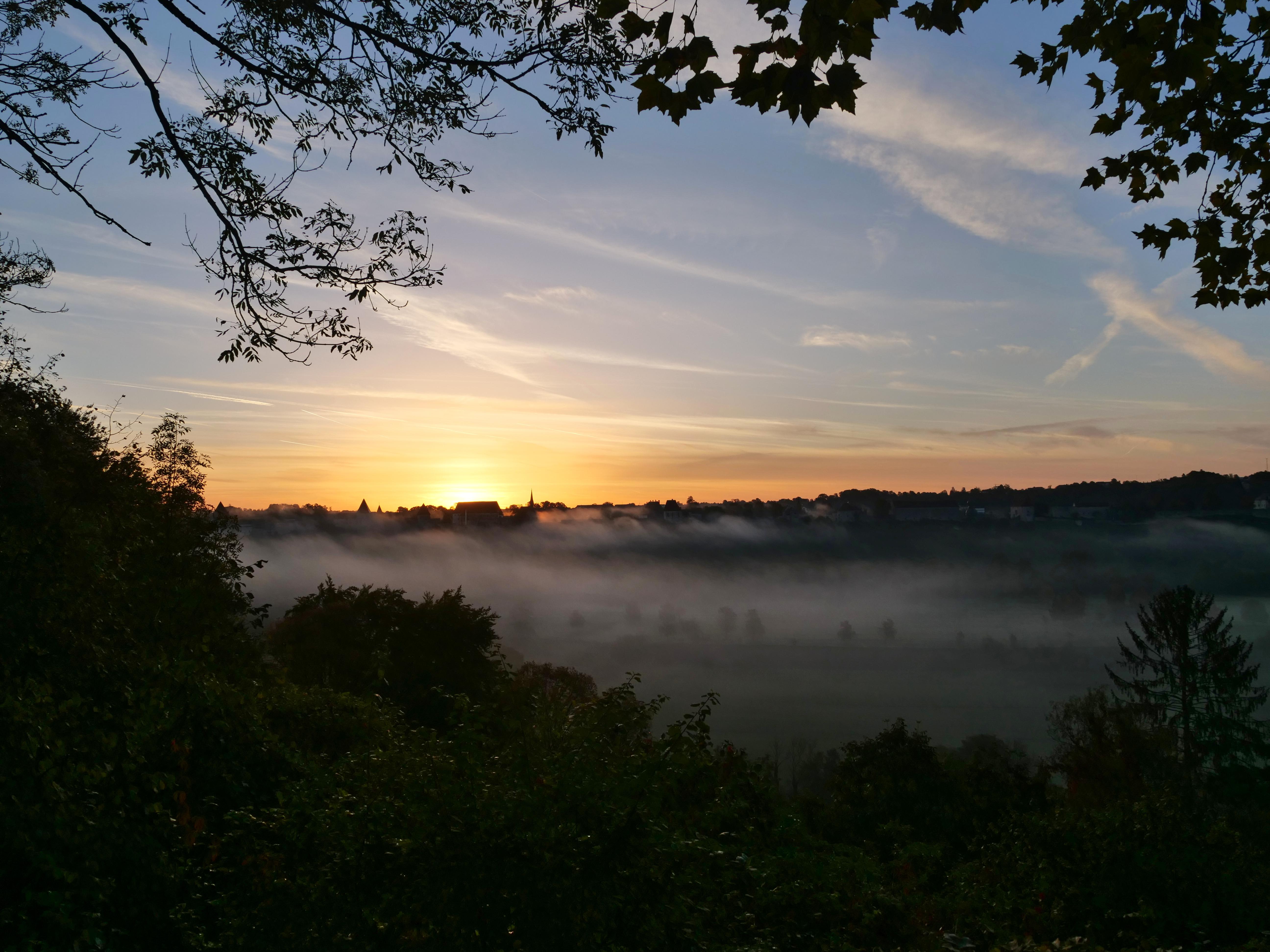 Mist over the Woehrsee Valley (Burghausen /DE), sun breaking through (OC) | Scrolller