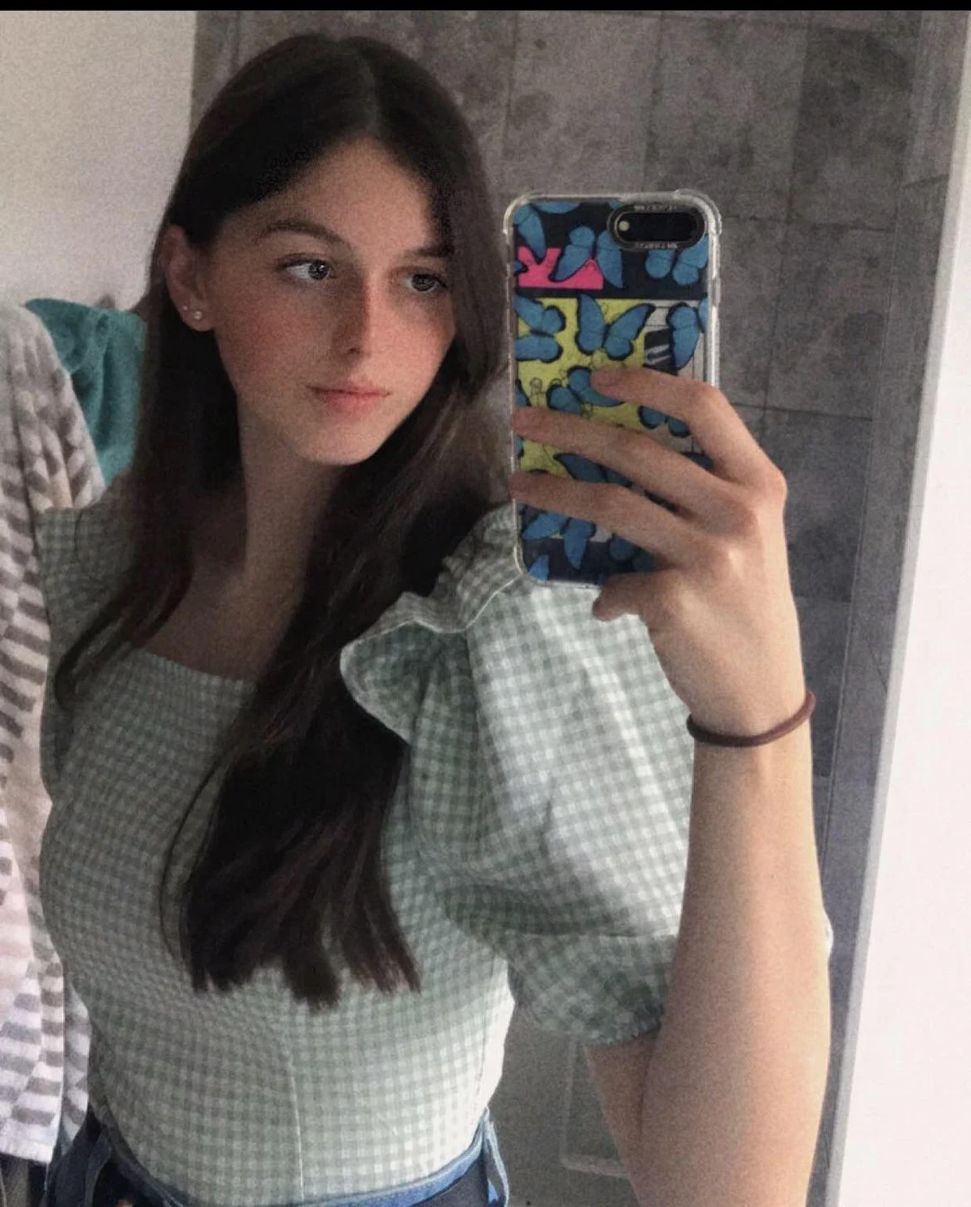 Brunette | Scrolller