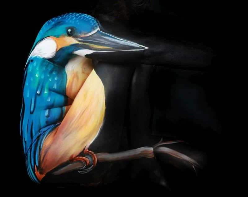 Kingfisher, Gesine Marwedel, bodypaint, 2014 | Scrolller