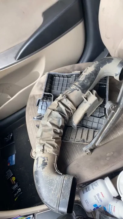 Okay what is this remember don’t drive fast on dirt roads👍 | Scrolller