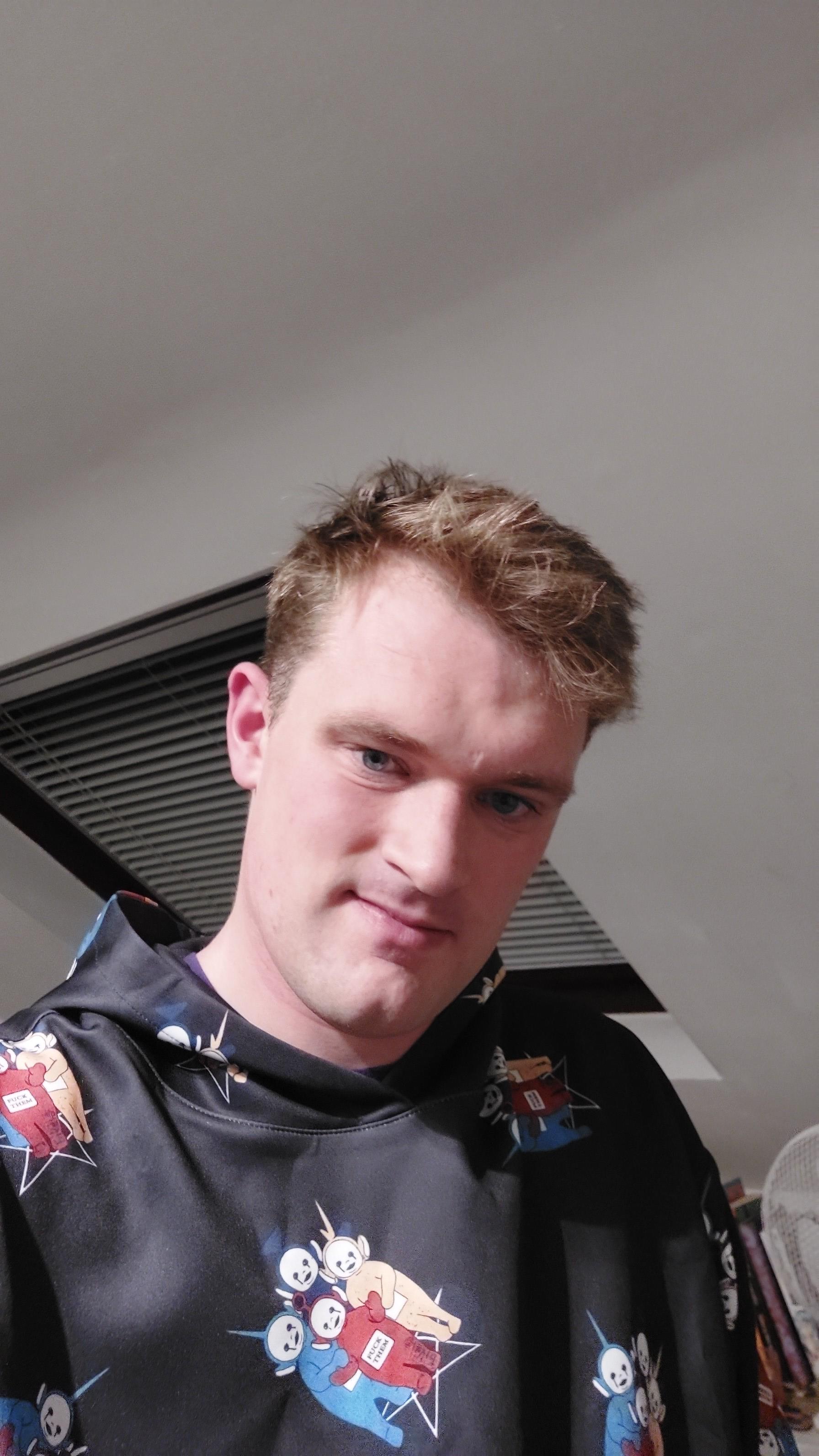 Hi guys! | Scrolller