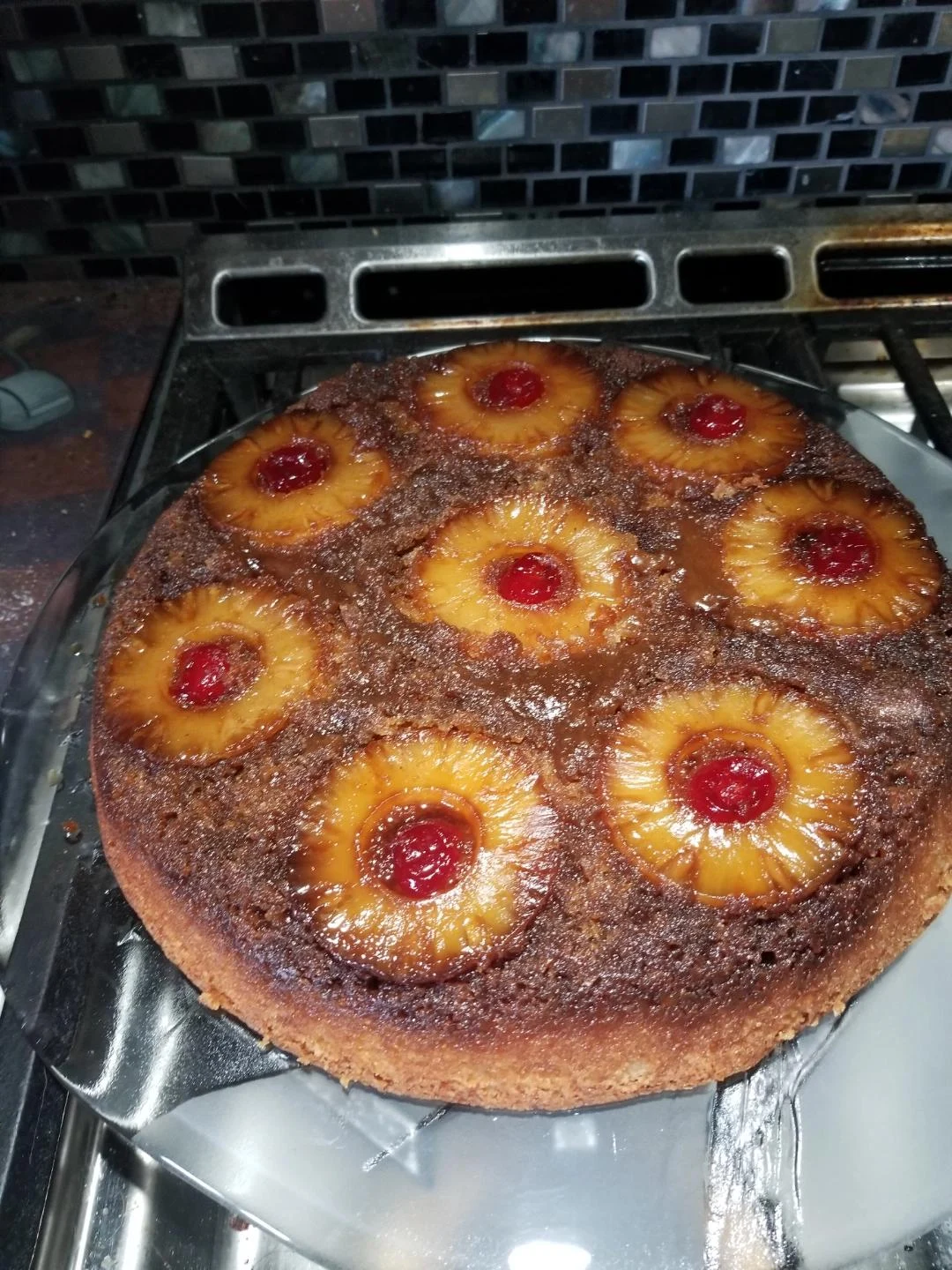 cast iron pineapple upside down cake I made, it didnt stick 😉 | Scrolller