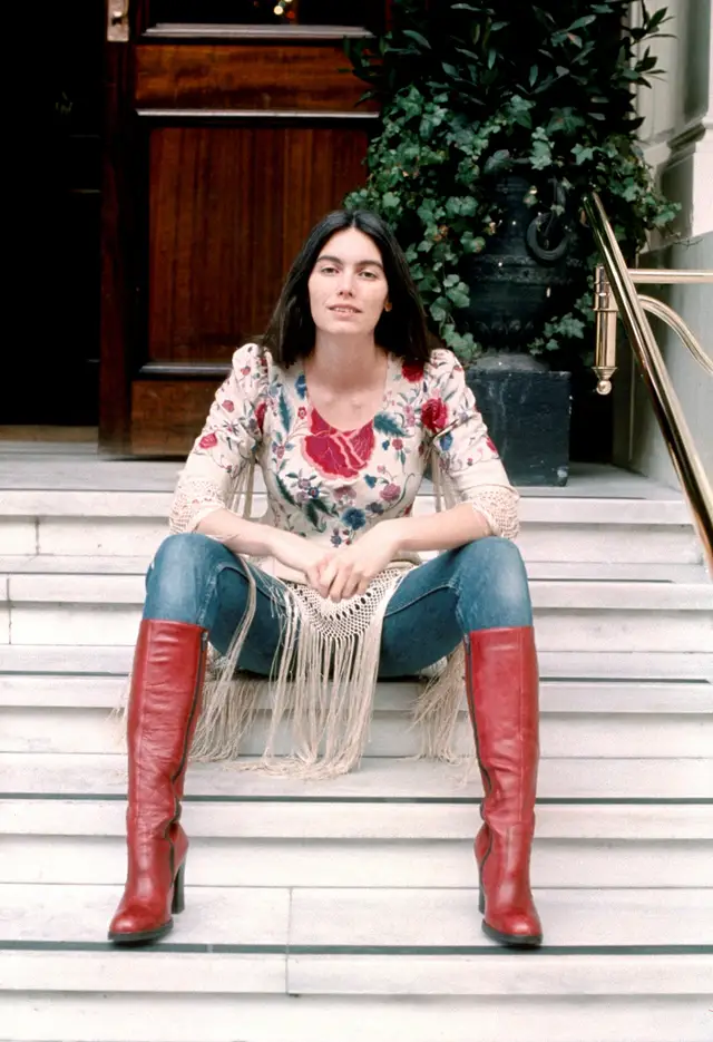 Emmylou Harris - 1975 | Scrolller