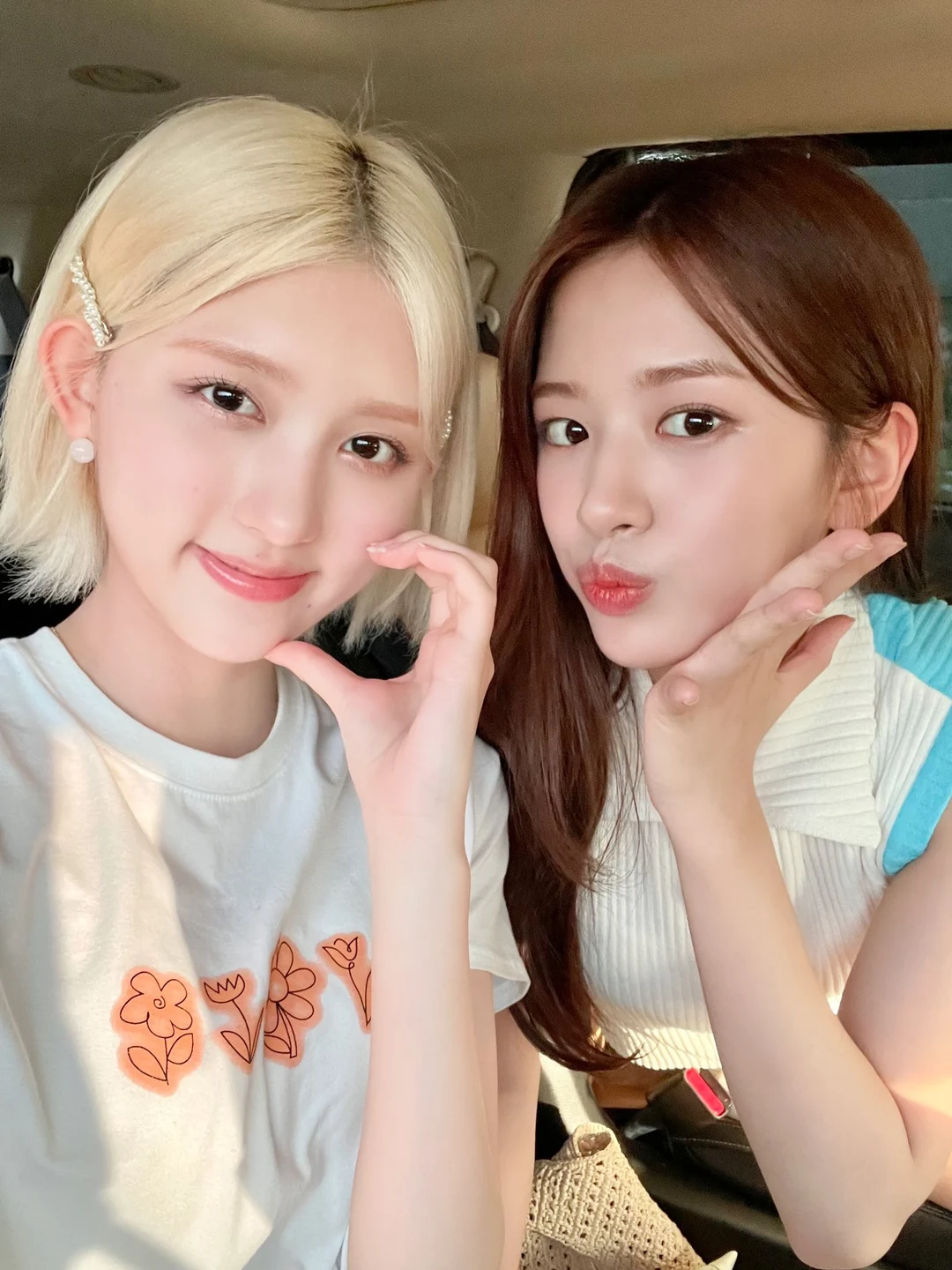 220905 IVE Official Twitter Update with An Yujin (feat. Gaeul) | Scrolller