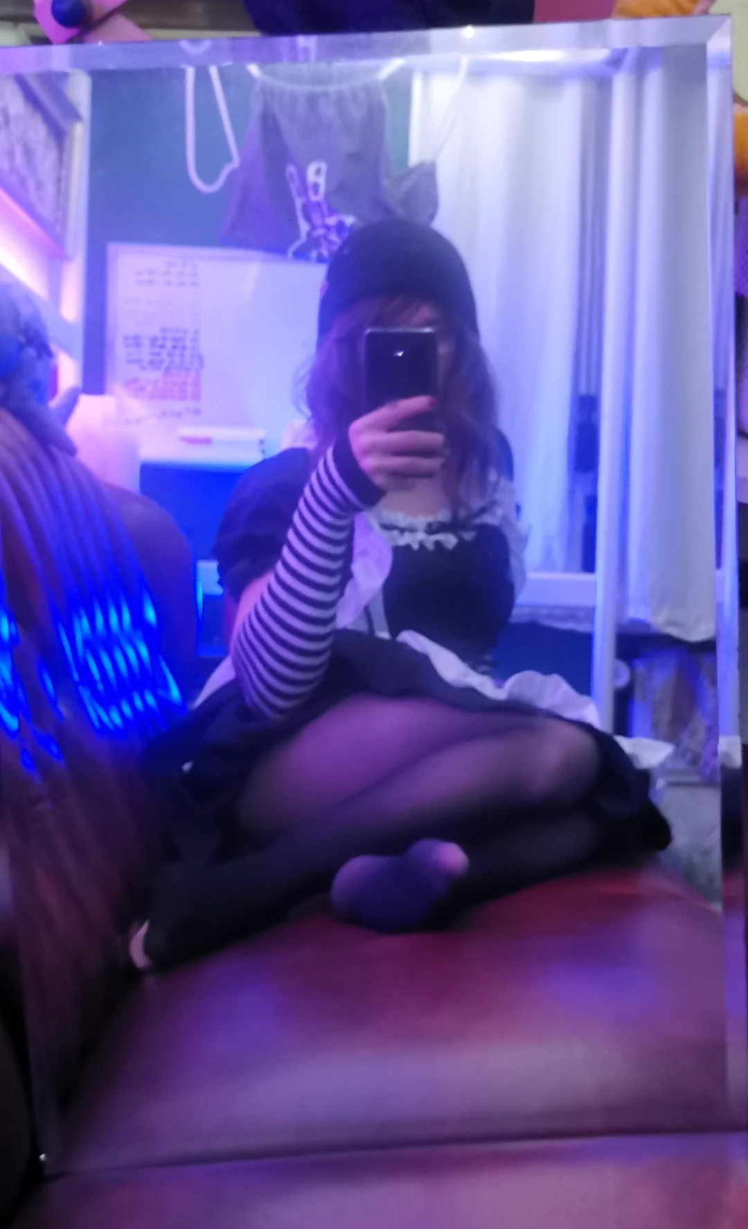 Hewwo again :3 | Scrolller