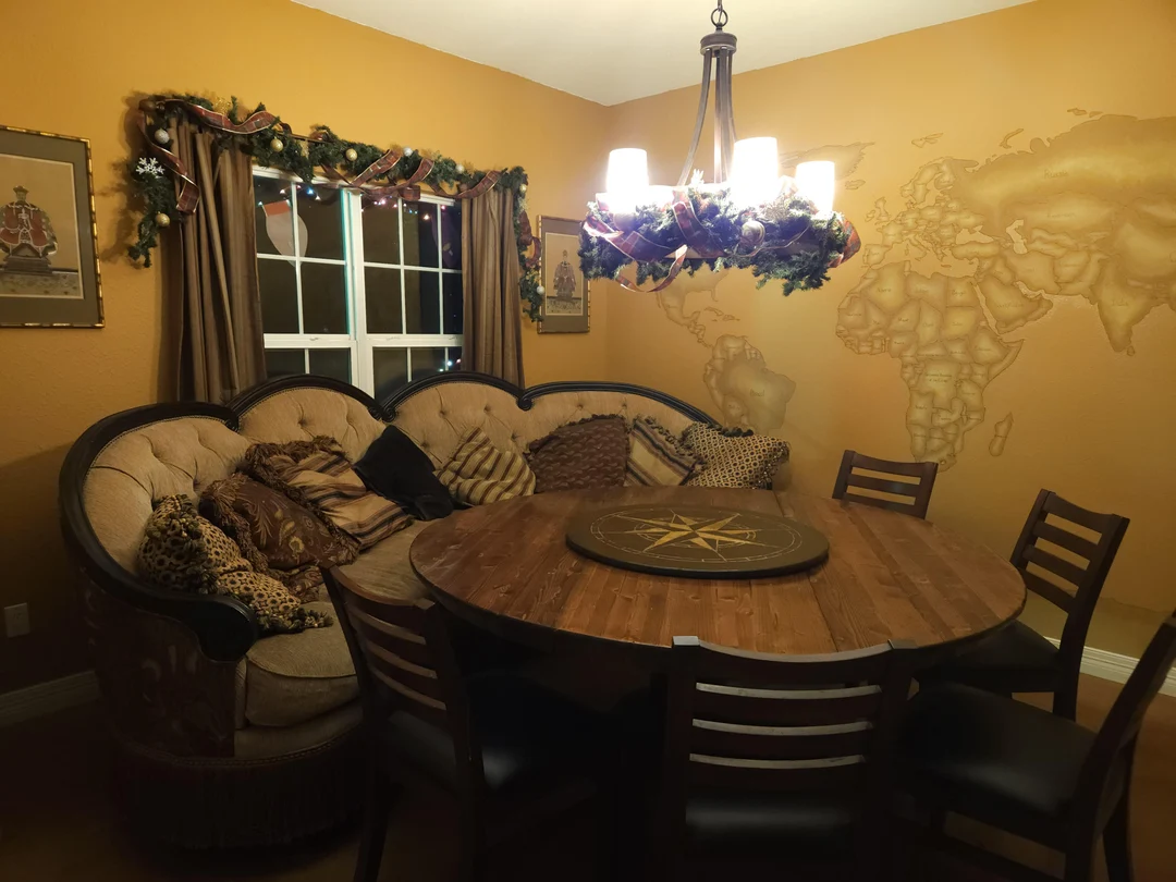 Can I get some love for my dining area before the xmas decor has to come down? | Scrolller