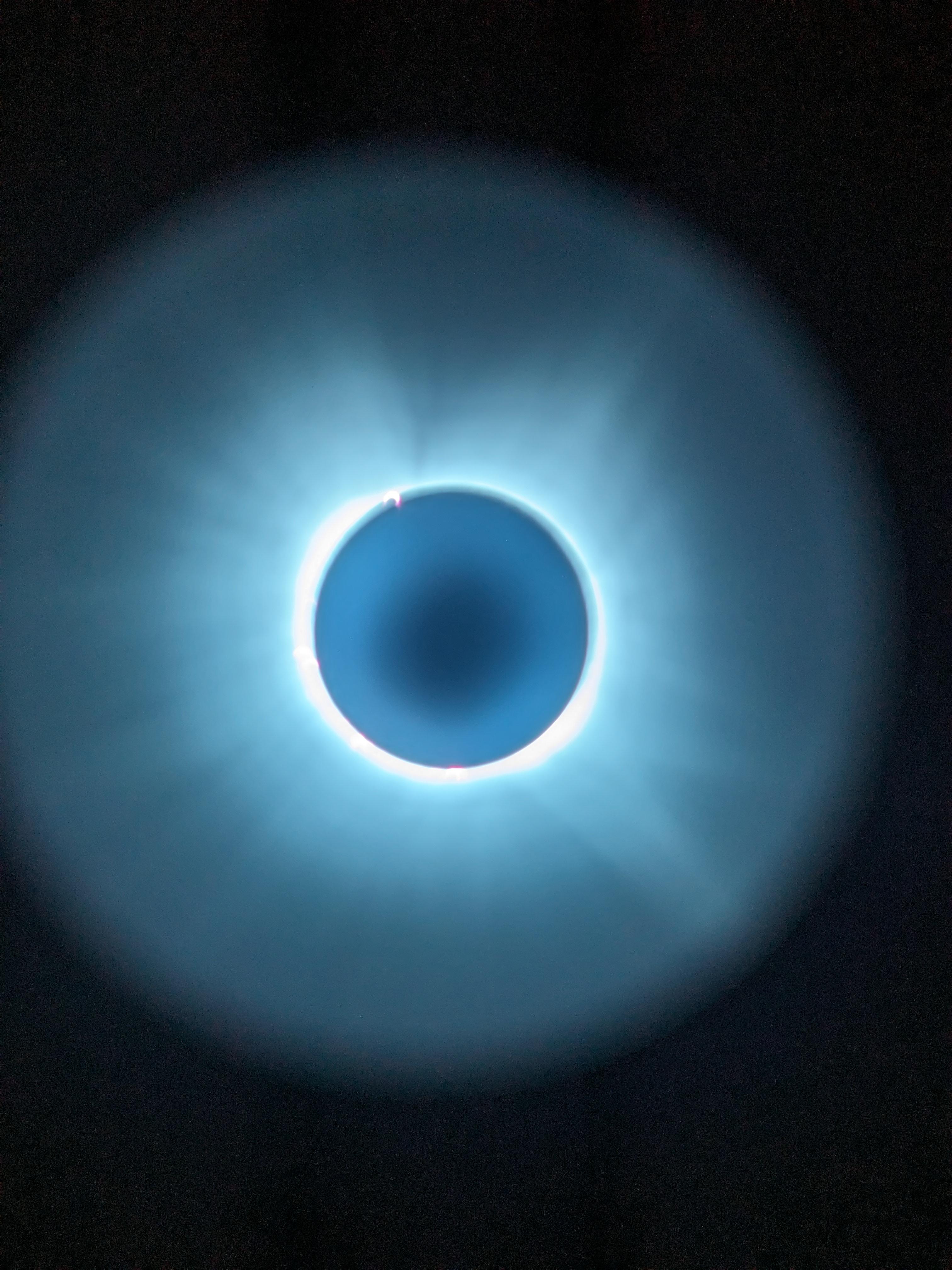 Hello moon | Scrolller