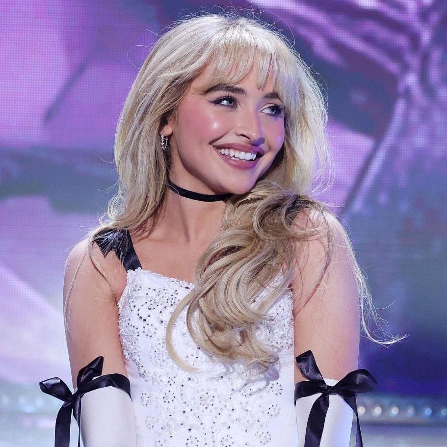 Sabrina Carpenter | Scrolller