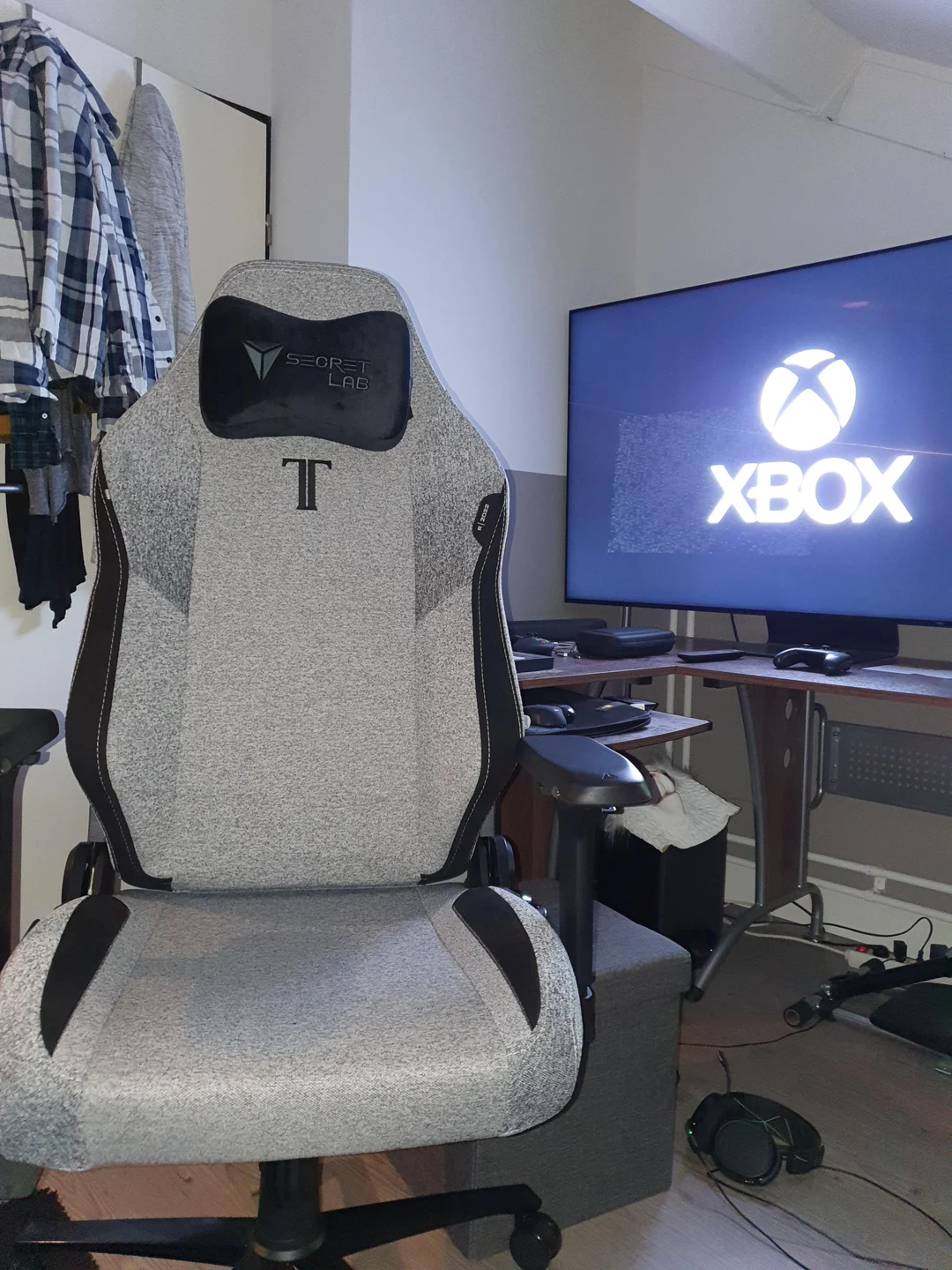finally got my chair and it sits amazing. now i am ready to dive into ...