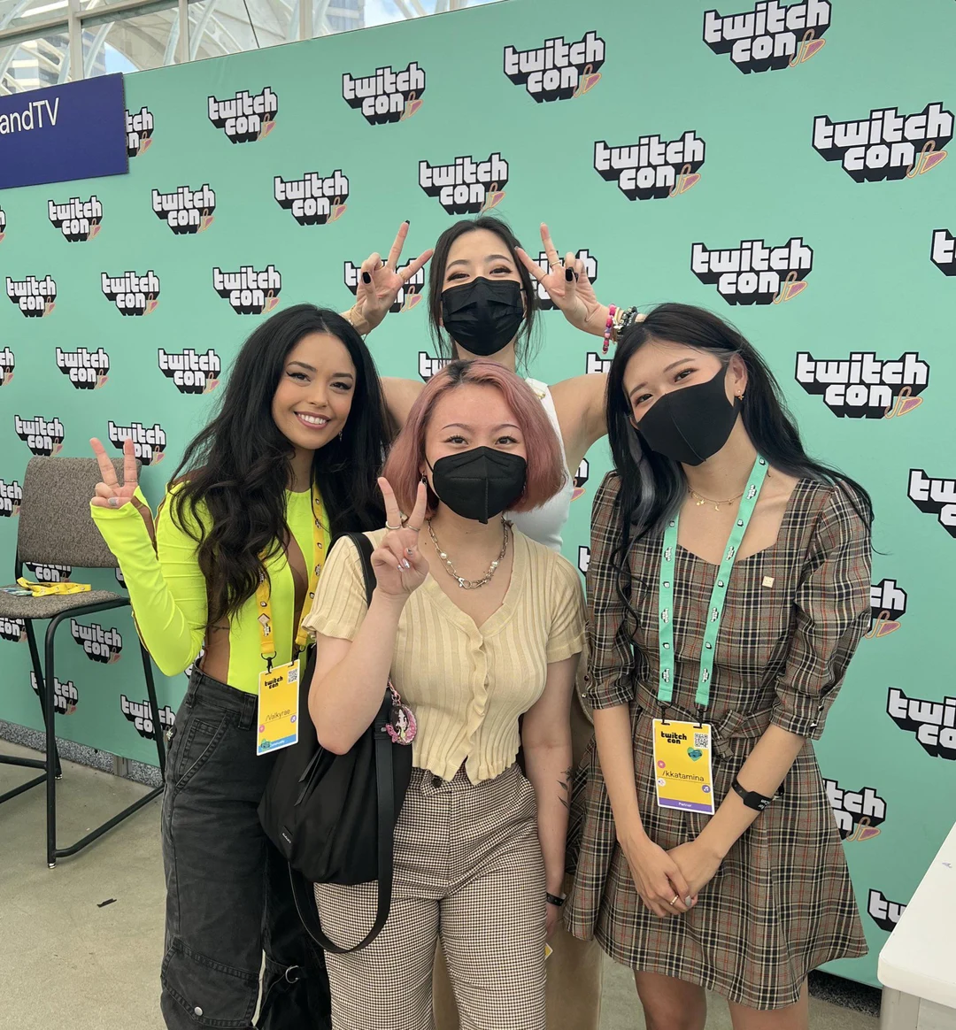 Rae,leslie,miyoung with a fan | Scrolller