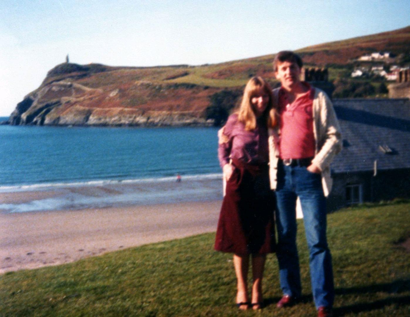 Could anyone try and fix this photo and make it clear? | Scrolller