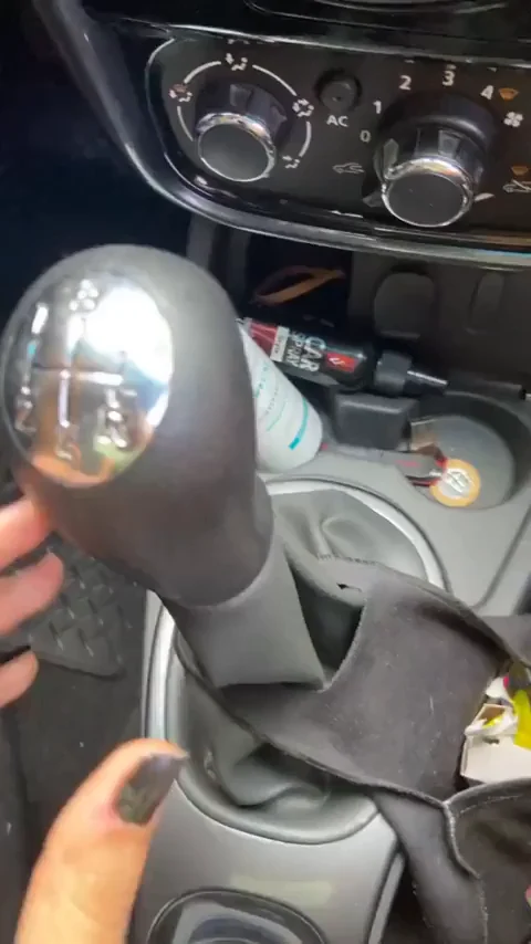 First driving lesson | Scrolller