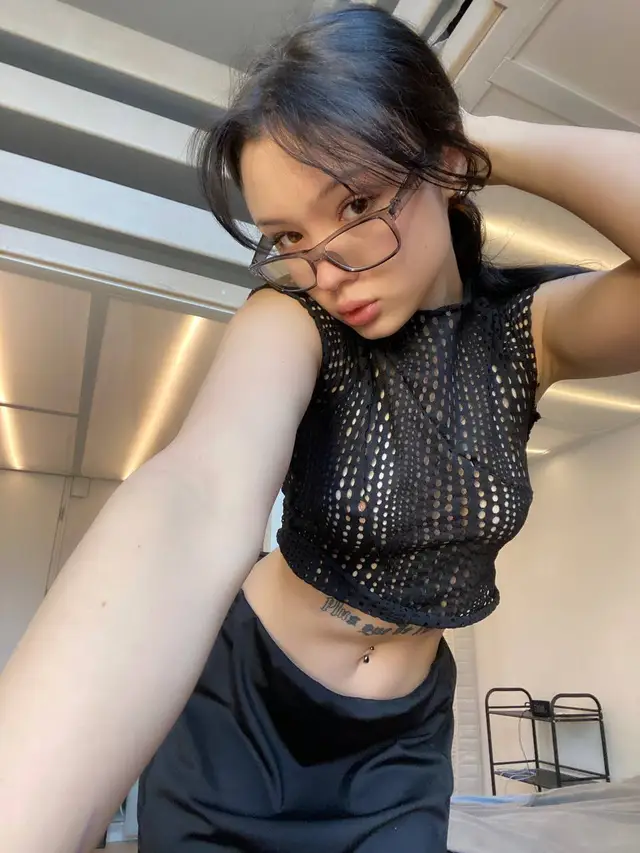 Your cream will complement my look beautifully | Scrolller