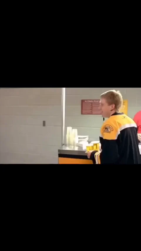 Here's your beer | Scrolller