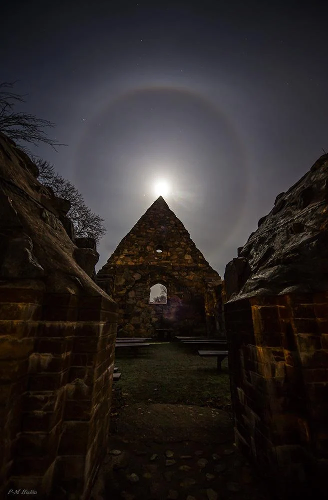 Moon Meets Planet Mars | Scrolller