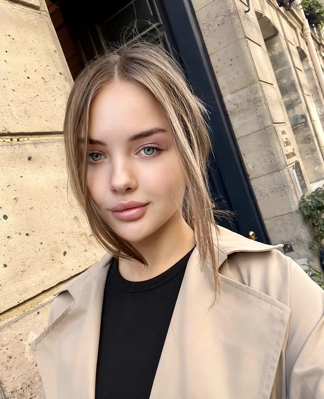 Viktoria Moore | Scrolller