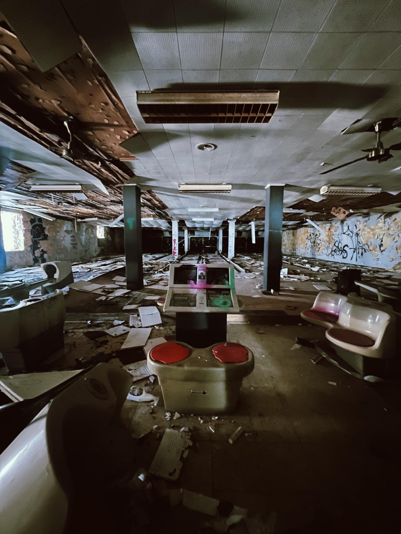 Bowling alley | Scrolller