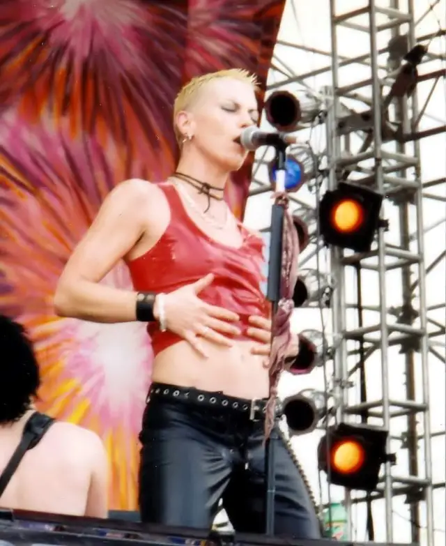 Joan Jett, 1999 | Scrolller