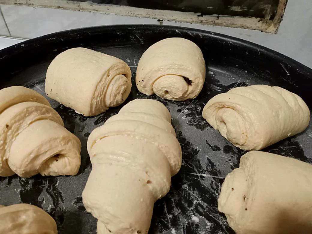 Proofed croissants | Scrolller