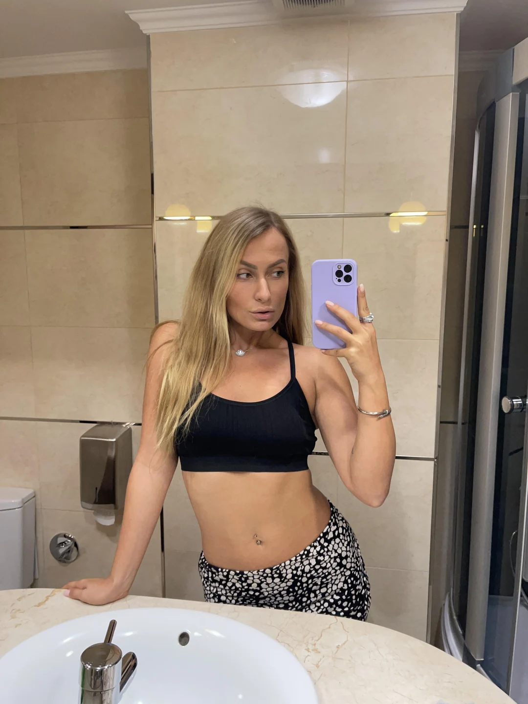 Me and my alluring top | Scrolller