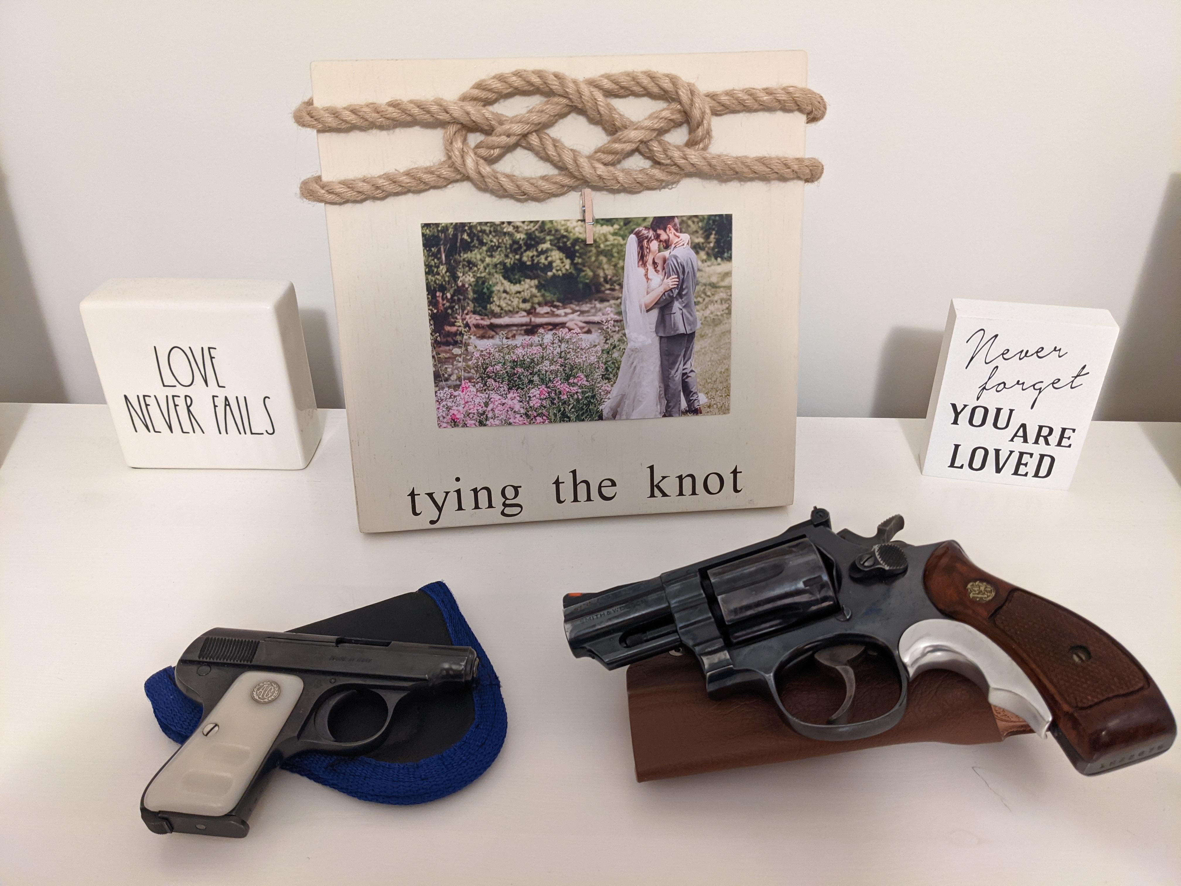 Hers and His EDC | Scrolller