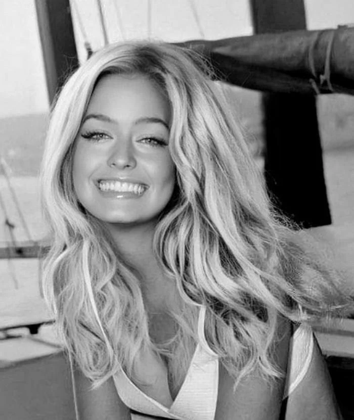 God Bless Texas! - Farrah Fawcett-1970s | Scrolller