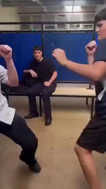 School Stand and Bang, who won? | Scrolller