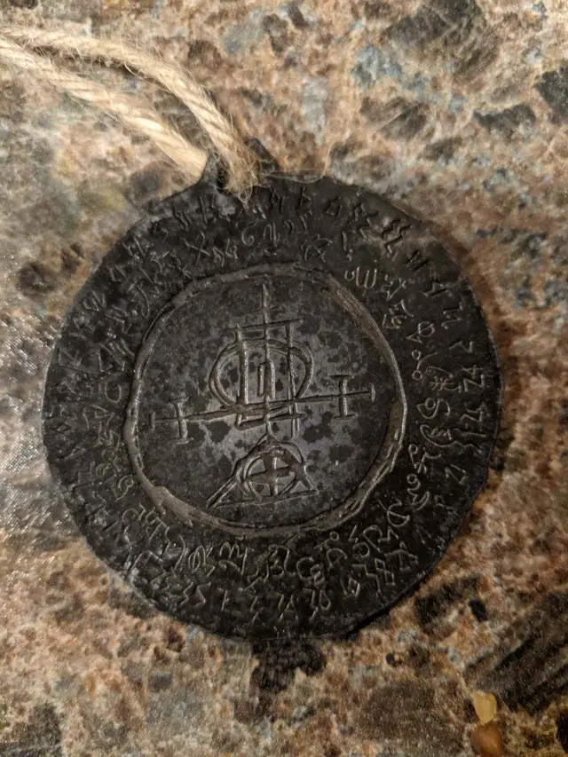 Amulet/Talisman/Lamen identification | Scrolller