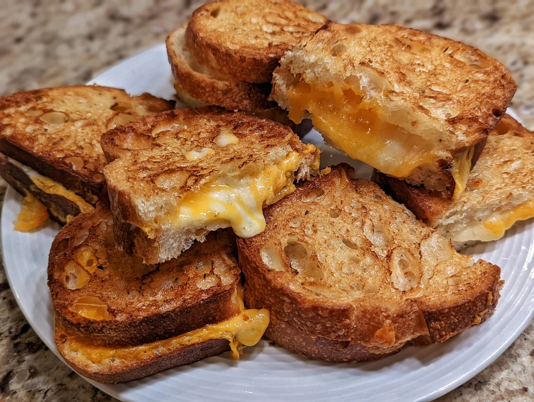 Havarti & Cheddar Grilled Cheese | Scrolller