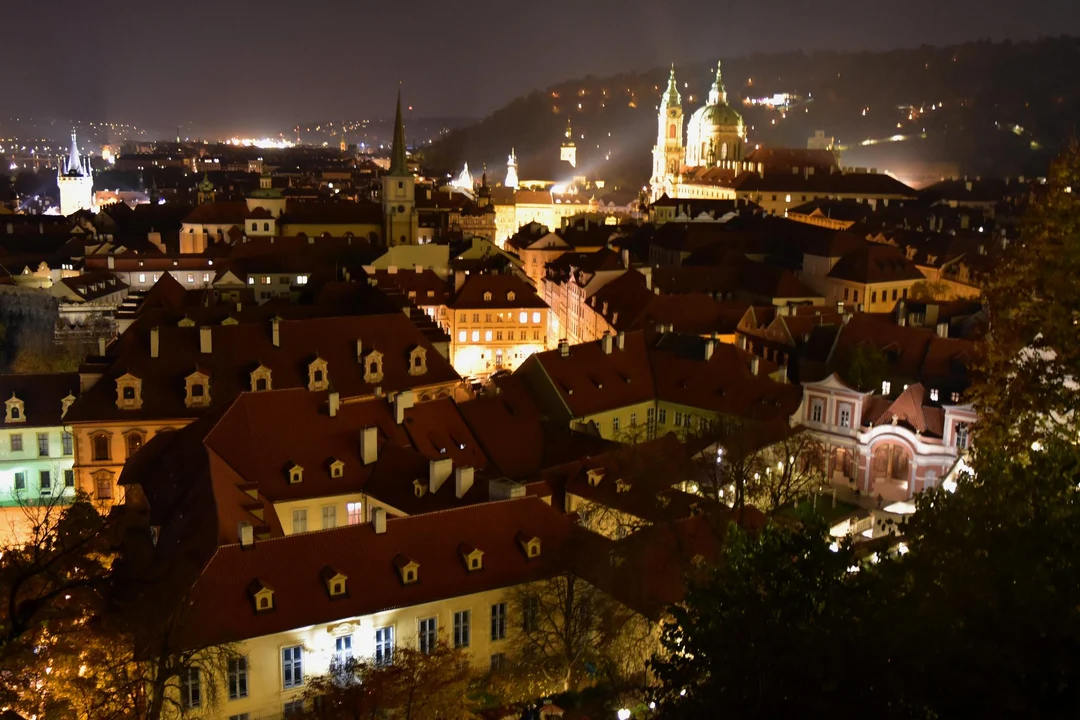 Prague by night [OC] | Scrolller