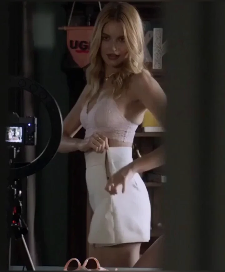 Sara Ball | Scrolller