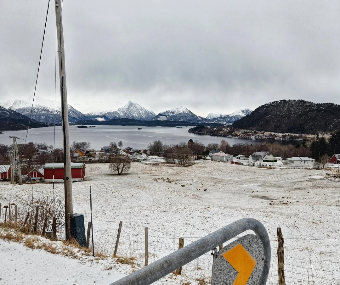 Out working on a typical January day in Western Norway | Scrolller