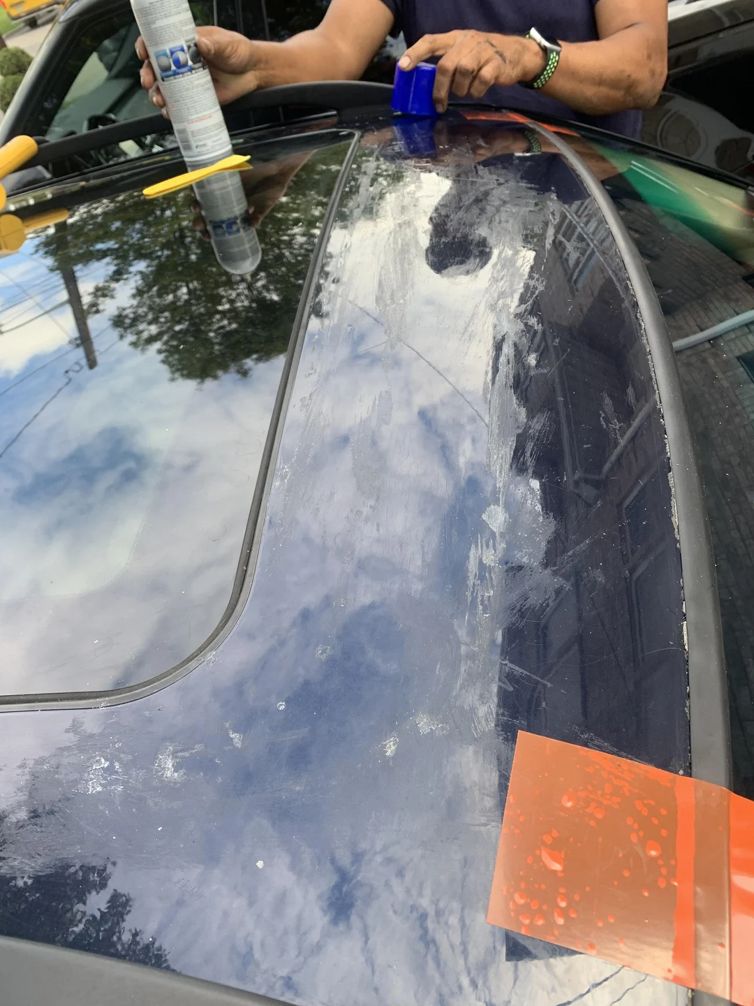 Super hard adhesive | Scrolller